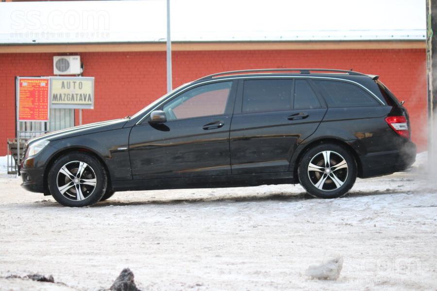 Black Mercedes-Benz c-220 2010 in Riga, with an engine capacity of 2.20 L and mileage of 0 thousand km for 5190 €, photo 2 on AUTOMOTO.COM.LV