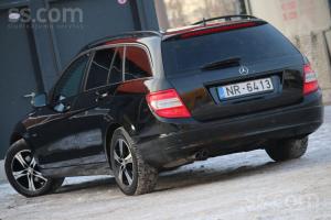 Black Mercedes-Benz c-220 2010 in Riga, with an engine capacity of 2.20 L and mileage of 0 thousand km for 5190 €, photo 3 on AUTOMOTO.COM.LV