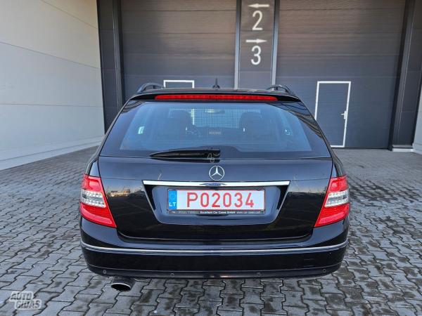Melns Mercedes-Benz c-220 2010 Viļņa, ar dzinēja tilpumu 2.10 L un nobraukumu 369 tūkst. km par 5250 €, foto 4 vietnē AUTOMOTO.COM.LV