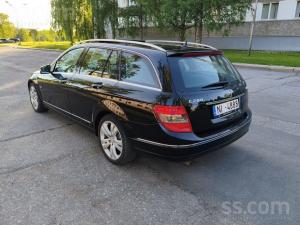 Черный Мерседес Ц 220 2010 в Валмиера, объемом двигателя 2.20 л и пробегом 303 тыс. км за 4750 €, фото 4 на AUTOMOTO.COM.LV