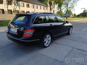 Черный Мерседес Ц 220 2010 в Валмиера, объемом двигателя 2.20 л и пробегом 303 тыс. км за 4750 €, фото 6 на AUTOMOTO.COM.LV