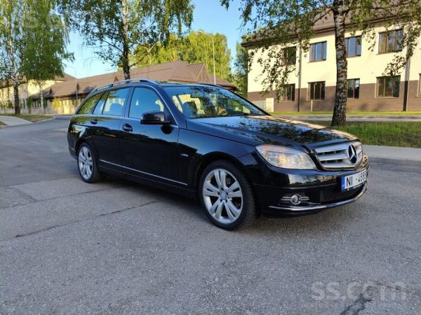 Melns Mercedes-Benz c-220 2010 Valmiera, ar dzinēja tilpumu 2.20 L un nobraukumu 303 tūkst. km par 4750 €, foto 7 vietnē AUTOMOTO.COM.LV