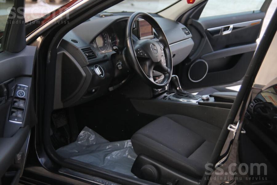 Melns Mercedes-Benz c-220 2010 Rīga, ar dzinēja tilpumu 2.20 L un nobraukumu 0 tūkst. km par 5190 €, foto 8 vietnē AUTOMOTO.COM.LV