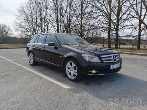 Черный Мерседес Ц 220 2010 в Валмиера, объемом двигателя 2.20 л и пробегом 299 тыс. км за 5700 €, фото 8 на AUTOMOTO.COM.LV