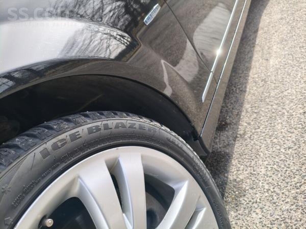 Black Mercedes-Benz c-220 2010 in Valmiera, with an engine capacity of 2.20 L and mileage of 299 thousand km for 5700 €, photo 9 on AUTOMOTO.COM.LV