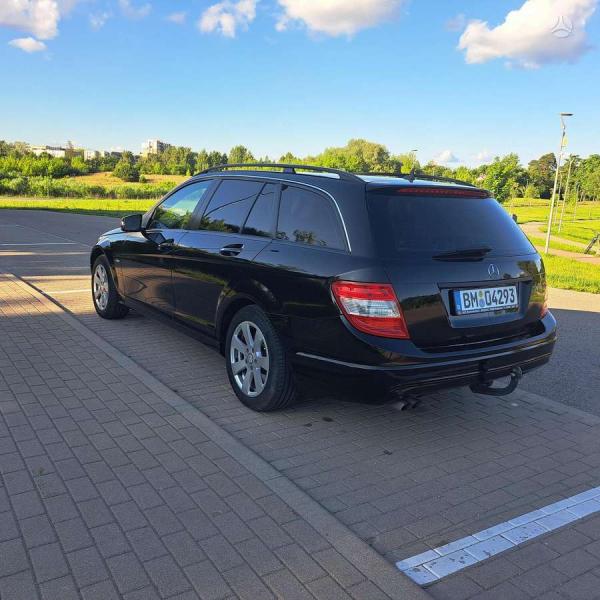 Black Mercedes-Benz c-220 2010 in Vilnius, with an engine capacity of 2.20 L and mileage of 276 thousand km for 3750 €, photo 6 on AUTOMOTO.COM.LV