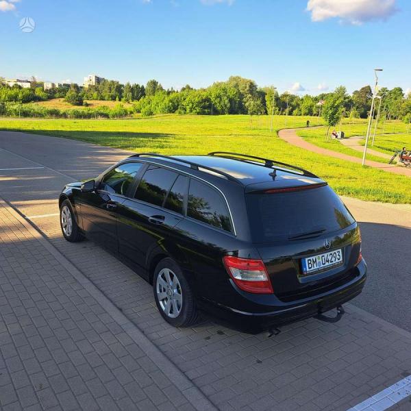 Black Mercedes-Benz c-220 2010 in Vilnius, with an engine capacity of 2.20 L and mileage of 276 thousand km for 3750 €, photo 7 on AUTOMOTO.COM.LV