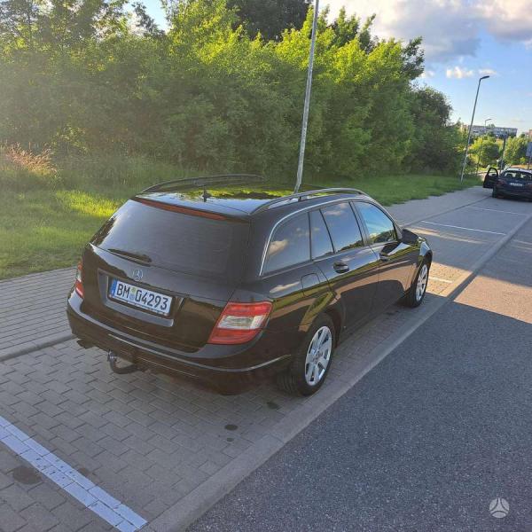 Black Mercedes-Benz c-220 2010 in Vilnius, with an engine capacity of 2.20 L and mileage of 276 thousand km for 3750 €, photo 10 on AUTOMOTO.COM.LV
