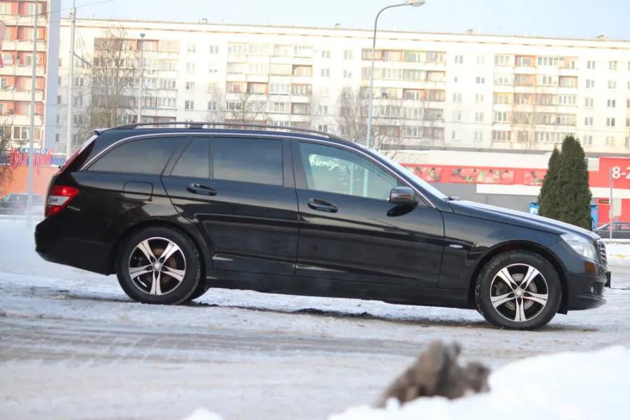 Melns Mercedes-Benz c-220 2010 Rīga, ar dzinēja tilpumu 2.20 L un nobraukumu 293 tūkst. km par 5190 €, foto 5 vietnē AUTOMOTO.COM.LV