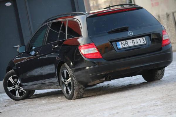 Melns Mercedes-Benz c-220 2010 Rīga, ar dzinēja tilpumu 2.20 L un nobraukumu 293 tūkst. km par 5190 €, foto 5 vietnē AUTOMOTO.COM.LV