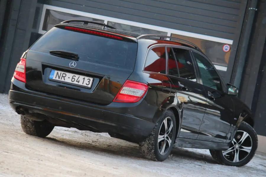 Melns Mercedes-Benz c-220 2010 Rīga, ar dzinēja tilpumu 2.20 L un nobraukumu 293 tūkst. km par 5190 €, foto 7 vietnē AUTOMOTO.COM.LV