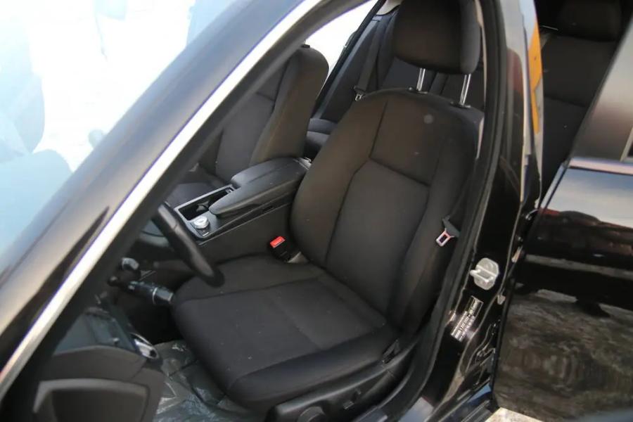 Melns Mercedes-Benz c-220 2010 Rīga, ar dzinēja tilpumu 2.20 L un nobraukumu 293 tūkst. km par 5190 €, foto 10 vietnē AUTOMOTO.COM.LV