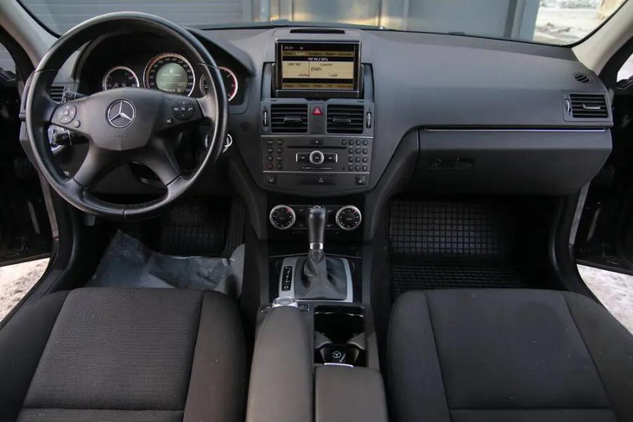 Melns Mercedes-Benz c-220 2010 Rīga, ar dzinēja tilpumu 2.20 L un nobraukumu 293 tūkst. km par 5190 €, foto 12 vietnē AUTOMOTO.COM.LV