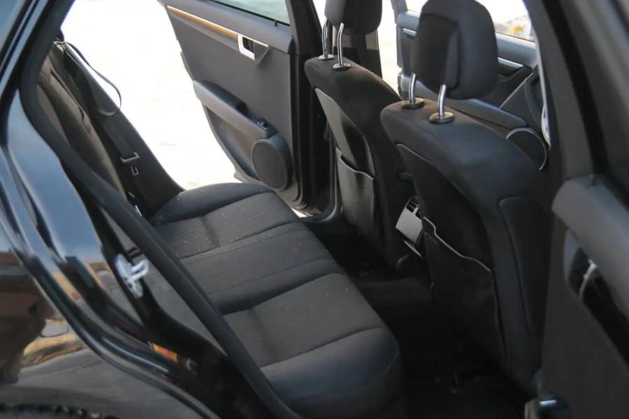 Melns Mercedes-Benz c-220 2010 Rīga, ar dzinēja tilpumu 2.20 L un nobraukumu 293 tūkst. km par 5190 €, foto 18 vietnē AUTOMOTO.COM.LV