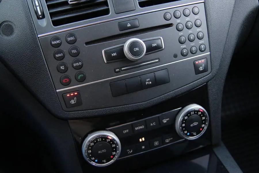 Melns Mercedes-Benz c-220 2010 Rīga, ar dzinēja tilpumu 2.20 L un nobraukumu 293 tūkst. km par 5190 €, foto 27 vietnē AUTOMOTO.COM.LV