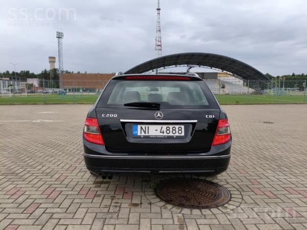 Melns Mercedes-Benz c-220 2010 Valmiera, ar dzinēja tilpumu 2.20 L un nobraukumu 307 tūkst. km par 4780 €, foto 4 vietnē AUTOMOTO.COM.LV