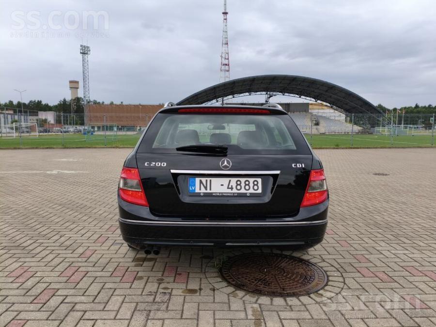 Melns Mercedes-Benz c-220 2010 Valmiera, ar dzinēja tilpumu 2.20 L un nobraukumu 307 tūkst. km par 4780 €, foto 5 vietnē AUTOMOTO.COM.LV