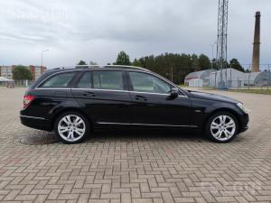 Melns Mercedes-Benz c-220 2010 Valmiera, ar dzinēja tilpumu 2.20 L un nobraukumu 307 tūkst. km par 4780 €, foto 7 vietnē AUTOMOTO.COM.LV