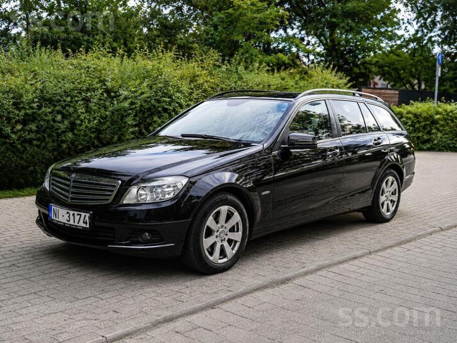 Черный Мерседес Ц 220 2010 в Рига, объемом двигателя 2.20 л и пробегом 265 тыс. км за 4450 €, фото 3 на AUTOMOTO.COM.LV