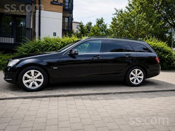 Black Mercedes-Benz c-220 2010 in Riga, with an engine capacity of 2.20 L and mileage of 265 thousand km for 4450 €, photo 3 on AUTOMOTO.COM.LV
