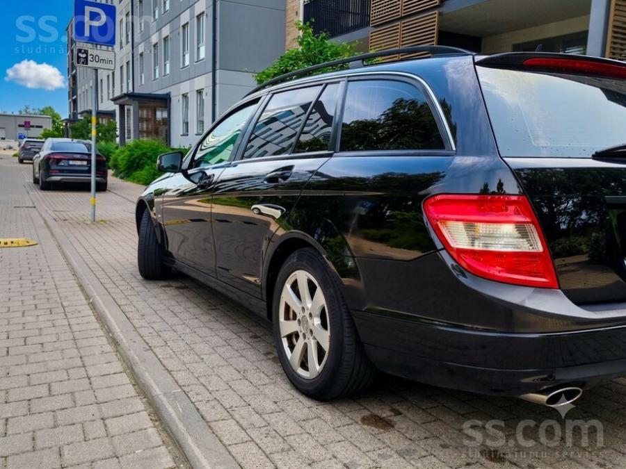 Черный Мерседес Ц 220 2010 в Рига, объемом двигателя 2.20 л и пробегом 265 тыс. км за 4450 €, фото 5 на AUTOMOTO.COM.LV