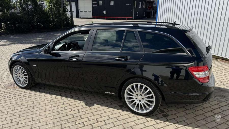 Melns Mercedes-Benz c-220 2010 Marijampole, ar dzinēja tilpumu 2.20 L un nobraukumu 355 tūkst. km par 4600 €, foto 10 vietnē AUTOMOTO.COM.LV