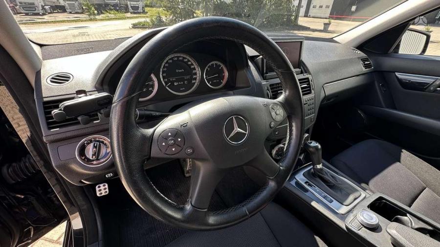 Melns Mercedes-Benz c-220 2010 Marijampole, ar dzinēja tilpumu 2.20 L un nobraukumu 355 tūkst. km par 4600 €, foto 14 vietnē AUTOMOTO.COM.LV
