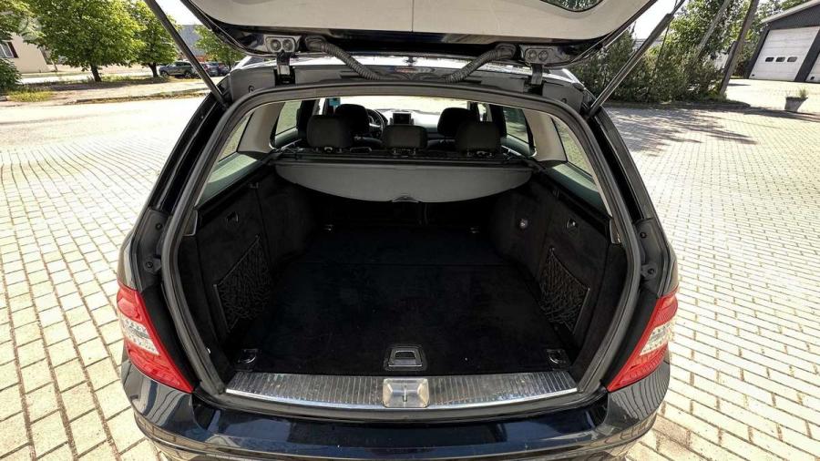 Melns Mercedes-Benz c-220 2010 Marijampole, ar dzinēja tilpumu 2.20 L un nobraukumu 355 tūkst. km par 4600 €, foto 17 vietnē AUTOMOTO.COM.LV