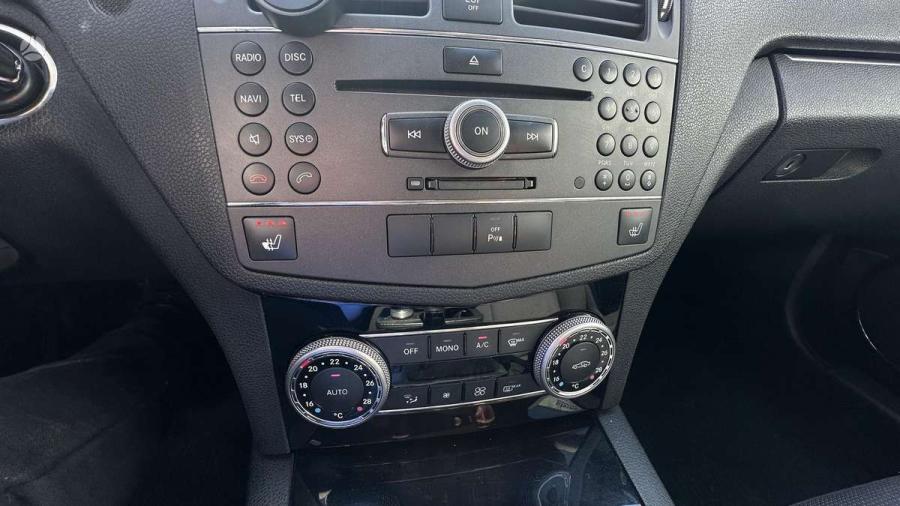 Melns Mercedes-Benz c-220 2010 Marijampole, ar dzinēja tilpumu 2.20 L un nobraukumu 355 tūkst. km par 4600 €, foto 18 vietnē AUTOMOTO.COM.LV