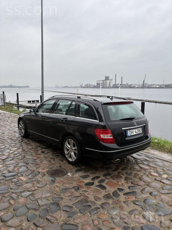 Melns Mercedes-Benz c-220 2011 Rīga, ar dzinēja tilpumu 2.10 L un nobraukumu 358 tūkst. km par 6400 €, foto 5 vietnē AUTOMOTO.COM.LV