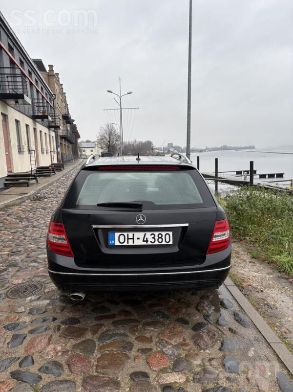 Melns Mercedes-Benz c-220 2011 Rīga, ar dzinēja tilpumu 2.10 L un nobraukumu 358 tūkst. km par 6400 €, foto 6 vietnē AUTOMOTO.COM.LV