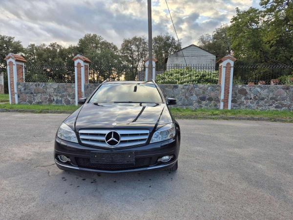 Black Mercedes-Benz c-220 2011 in Vilnius, with an engine capacity of 0.00 L and mileage of 255 thousand km for 4100 €, photo 1 on AUTOMOTO.COM.LV