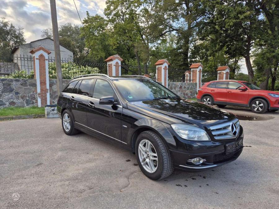 Melns Mercedes-Benz c-220 2011 Viļņa, ar dzinēja tilpumu 0.00 L un nobraukumu 255 tūkst. km par 4100 €, foto 3 vietnē AUTOMOTO.COM.LV