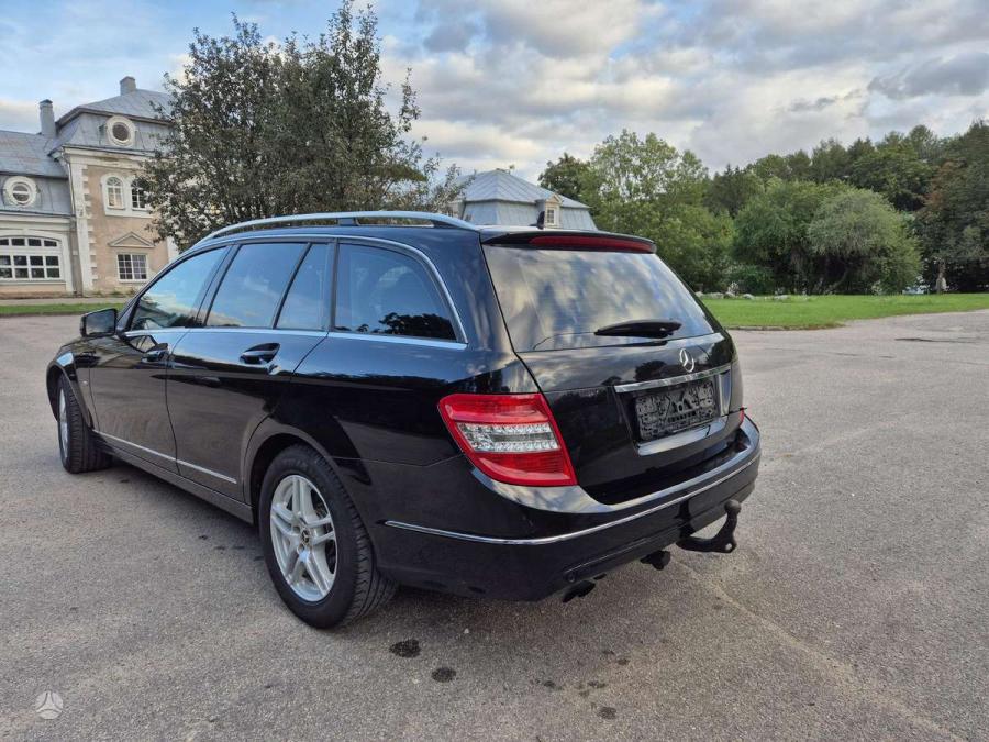 Melns Mercedes-Benz c-220 2011 Viļņa, ar dzinēja tilpumu 0.00 L un nobraukumu 255 tūkst. km par 4100 €, foto 4 vietnē AUTOMOTO.COM.LV