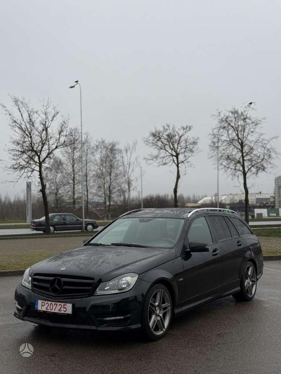 Black Mercedes-Benz c-220 2011 in Siauliai, with an engine capacity of 2.14 L and mileage of 264 thousand km for 6890 €, photo 1 on AUTOMOTO.COM.LV
