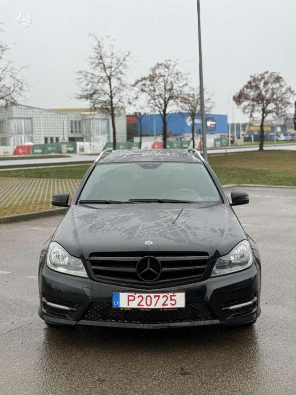 Melns Mercedes-Benz c-220 2011 Šauļi, ar dzinēja tilpumu 2.14 L un nobraukumu 264 tūkst. km par 6890 €, foto 2 vietnē AUTOMOTO.COM.LV