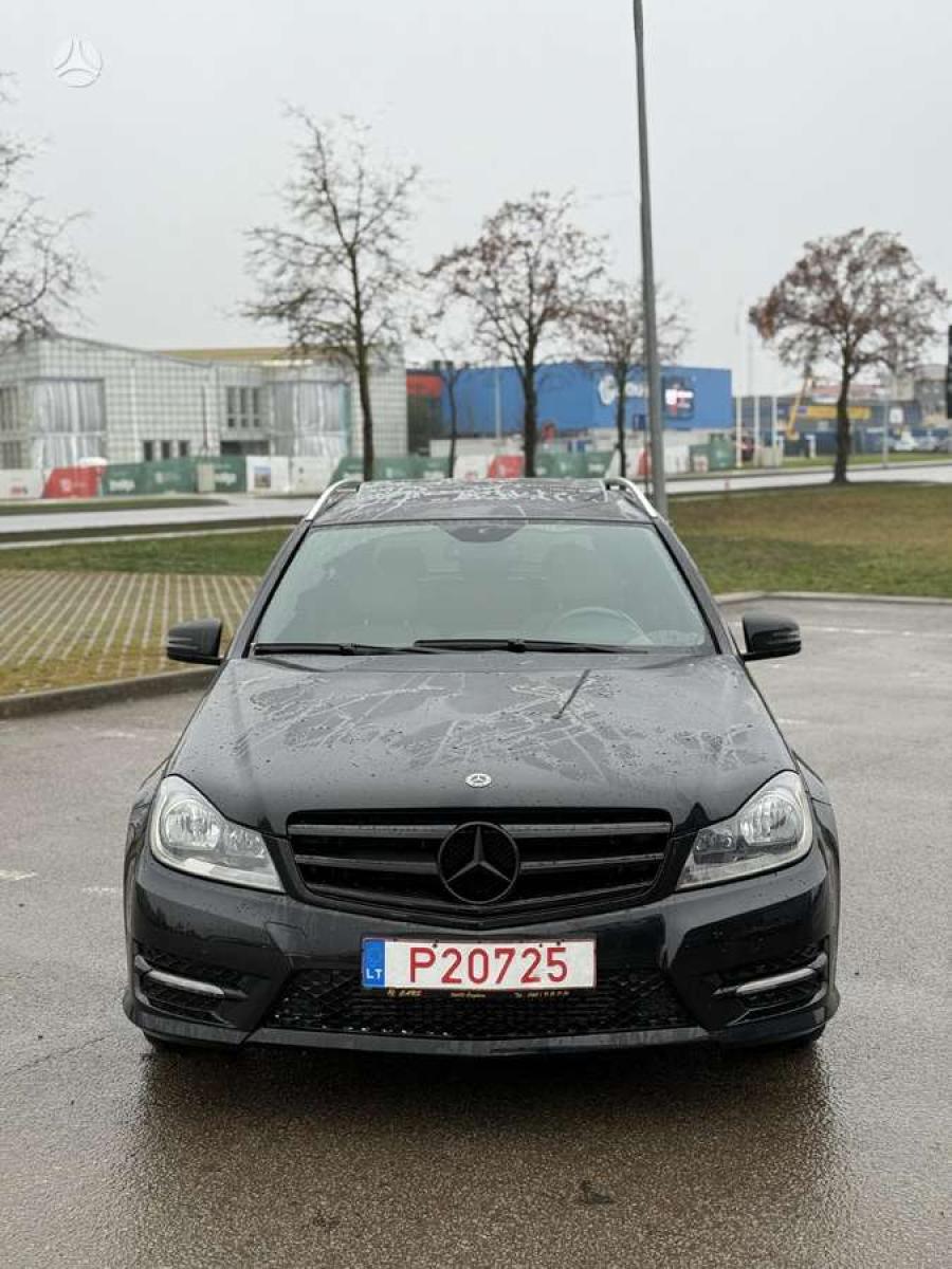 Black Mercedes-Benz c-220 2011 in Siauliai, with an engine capacity of 2.14 L and mileage of 264 thousand km for 6890 €, photo 2 on AUTOMOTO.COM.LV