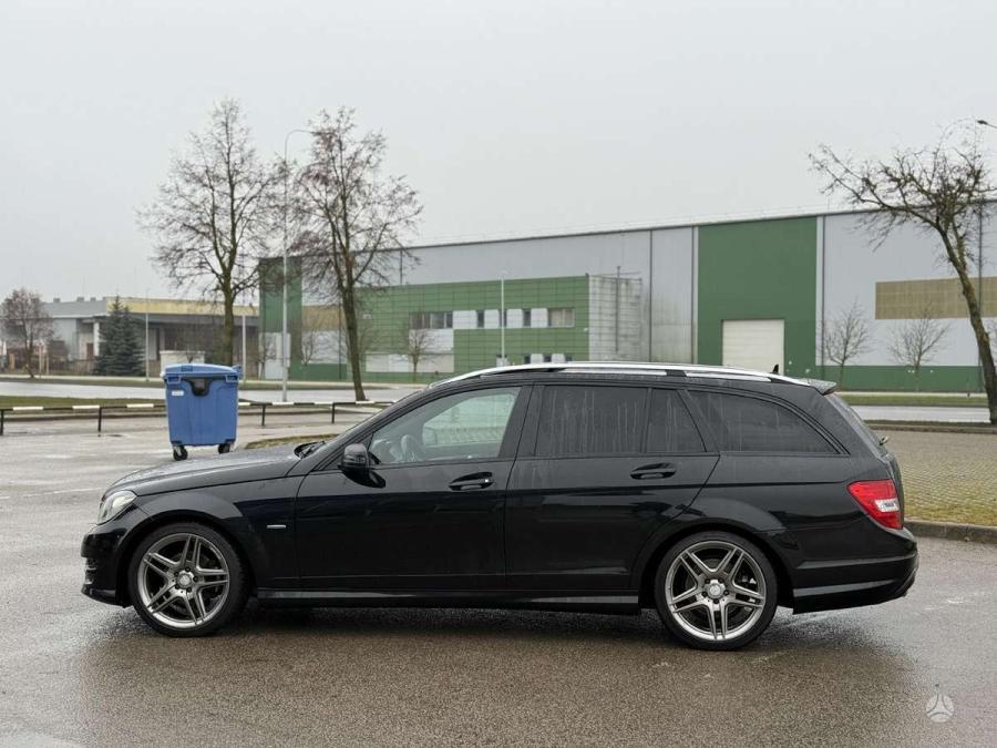 Black Mercedes-Benz c-220 2011 in Siauliai, with an engine capacity of 2.14 L and mileage of 264 thousand km for 6890 €, photo 7 on AUTOMOTO.COM.LV