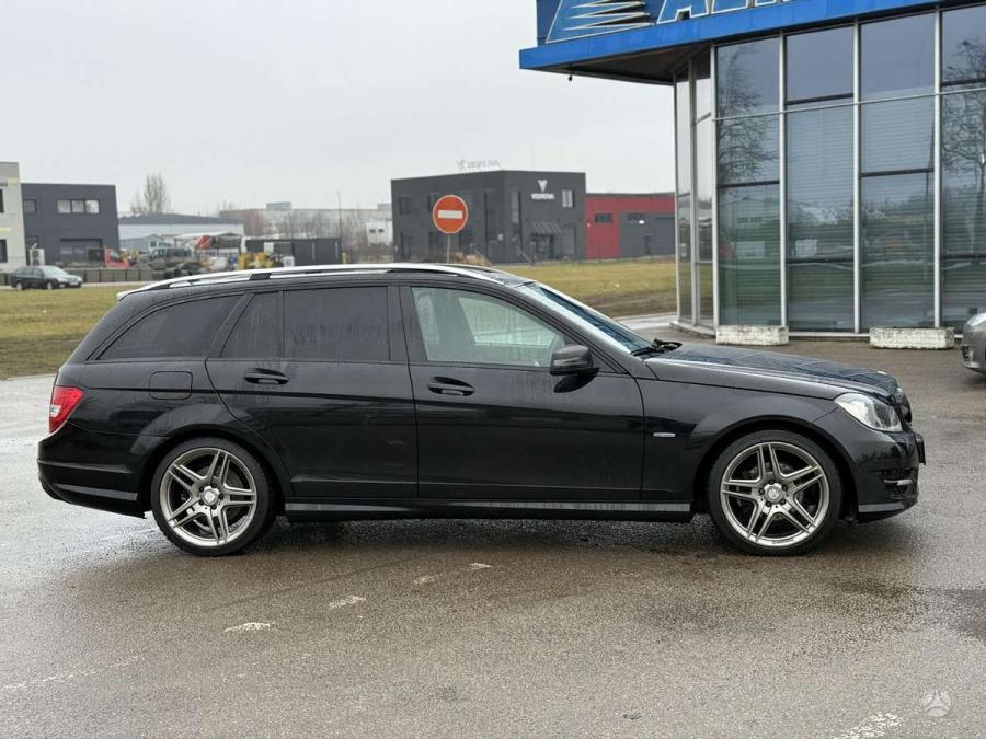 Black Mercedes-Benz c-220 2011 in Siauliai, with an engine capacity of 2.14 L and mileage of 264 thousand km for 6890 €, photo 11 on AUTOMOTO.COM.LV
