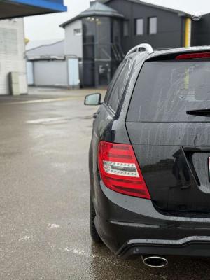 Black Mercedes-Benz c-220 2011 in Siauliai, with an engine capacity of 2.14 L and mileage of 264 thousand km for 6890 €, photo 12 on AUTOMOTO.COM.LV