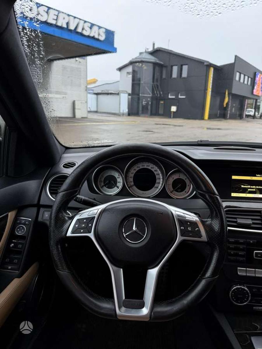 Black Mercedes-Benz c-220 2011 in Siauliai, with an engine capacity of 2.14 L and mileage of 264 thousand km for 6890 €, photo 21 on AUTOMOTO.COM.LV
