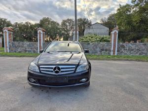 Melns Mercedes-Benz c-220 2011 Viļņa, ar dzinēja tilpumu 2.20 L un nobraukumu 255 tūkst. km par 4100 €, foto  vietnē AUTOMOTO.COM.LV