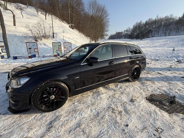 Black Mercedes-Benz c-220 2011 in Kaunas, with an engine capacity of 2.14 L and mileage of 276 thousand km for 6950 €, photo 6 on AUTOMOTO.COM.LV