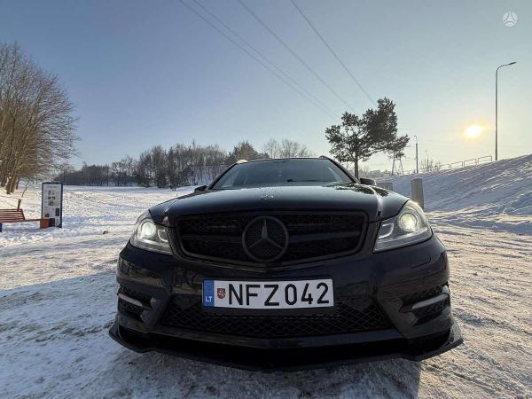 Black Mercedes-Benz c-220 2011 in Kaunas, with an engine capacity of 2.14 L and mileage of 276 thousand km for 6950 €, photo 8 on AUTOMOTO.COM.LV