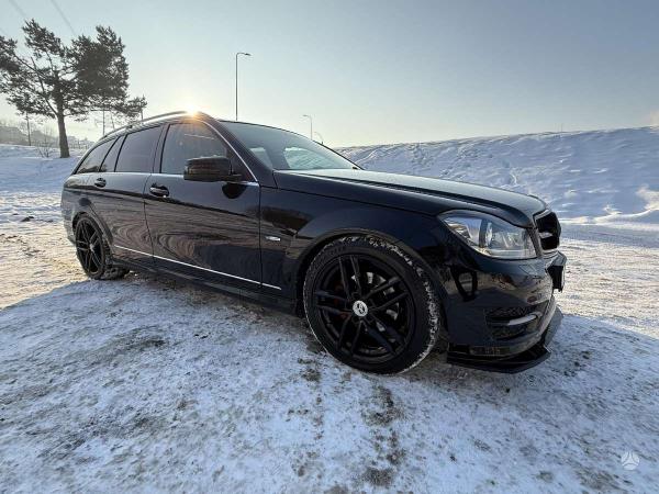 Black Mercedes-Benz c-220 2011 in Kaunas, with an engine capacity of 2.14 L and mileage of 276 thousand km for 6950 €, photo 9 on AUTOMOTO.COM.LV