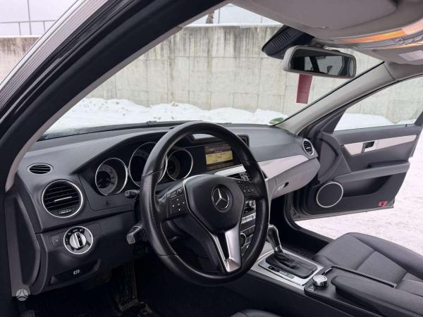 Melns Mercedes-Benz c-220 2011 Viļņa, ar dzinēja tilpumu 2.14 L un nobraukumu 272 tūkst. km par 5300 €, foto 11 vietnē AUTOMOTO.COM.LV