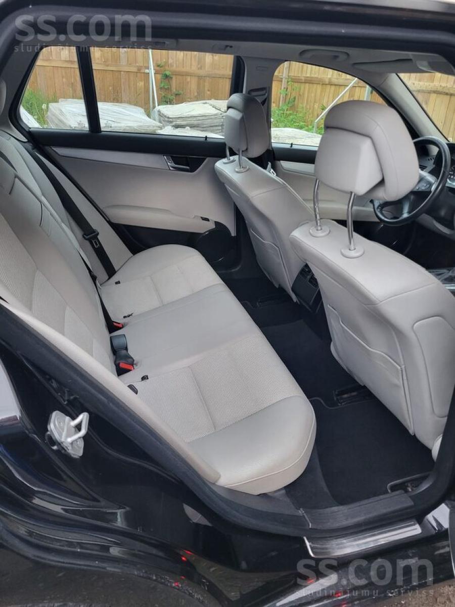 Melns Mercedes-Benz c-220 2011 Rīga, ar dzinēja tilpumu 2.20 L un nobraukumu 332 tūkst. km par 4500 €, foto 4 vietnē AUTOMOTO.COM.LV