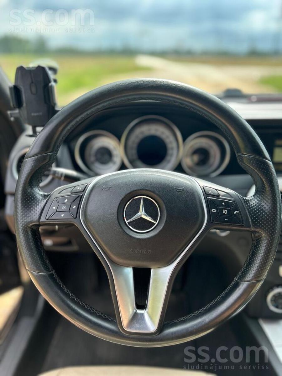 Black Mercedes-Benz c-220 2011 in Riga, with an engine capacity of 2.20 L and mileage of 279 thousand km for 6500 €, photo 10 on AUTOMOTO.COM.LV