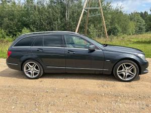 Black Mercedes-Benz c-220 2011 in Riga, with an engine capacity of 2.20 L and mileage of 279 thousand km for 6500 €, photo 14 on AUTOMOTO.COM.LV