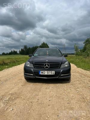 Black Mercedes-Benz c-220 2011 in Riga, with an engine capacity of 2.20 L and mileage of 279 thousand km for 6500 €, photo 19 on AUTOMOTO.COM.LV